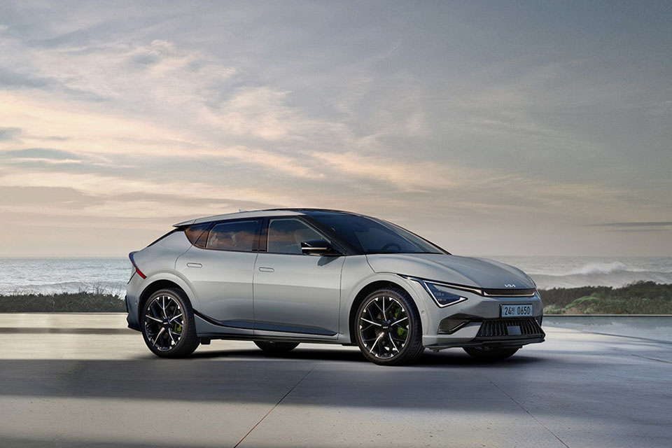 가격은 그대로, 운전 재미는 UP!" 기아, '더 뉴 EV6 GT' 계약 개시