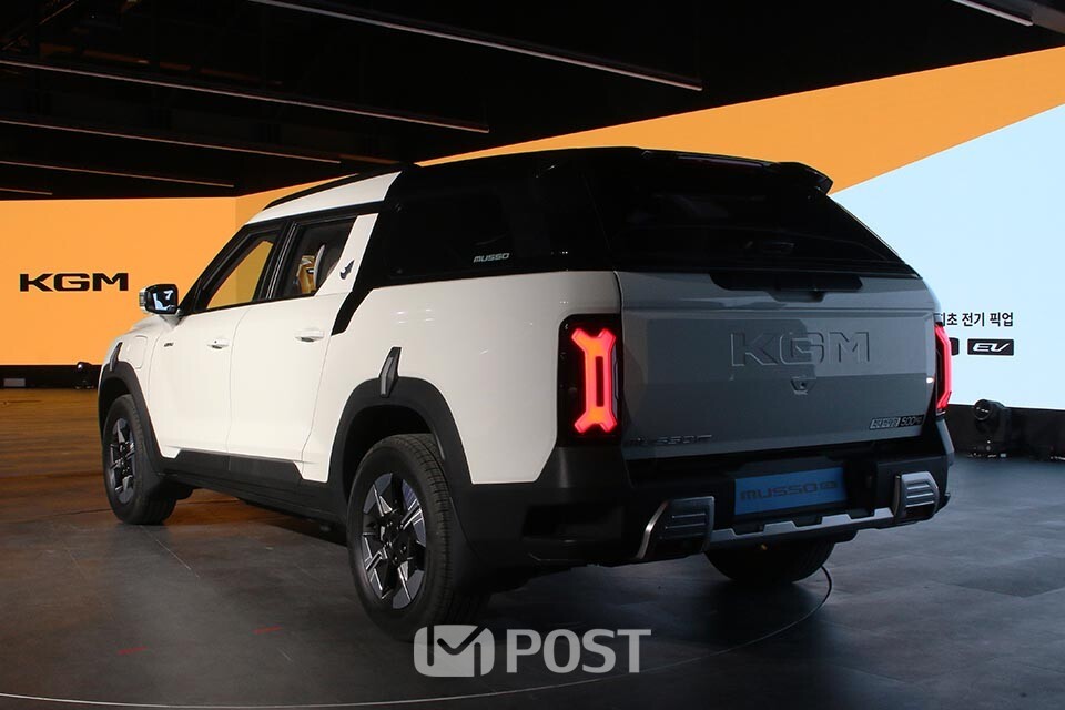 "무쏘, 3,000만원대 전기 픽업트럭으로 부활 알렸다!" KGM, '무쏘 EV' 출시